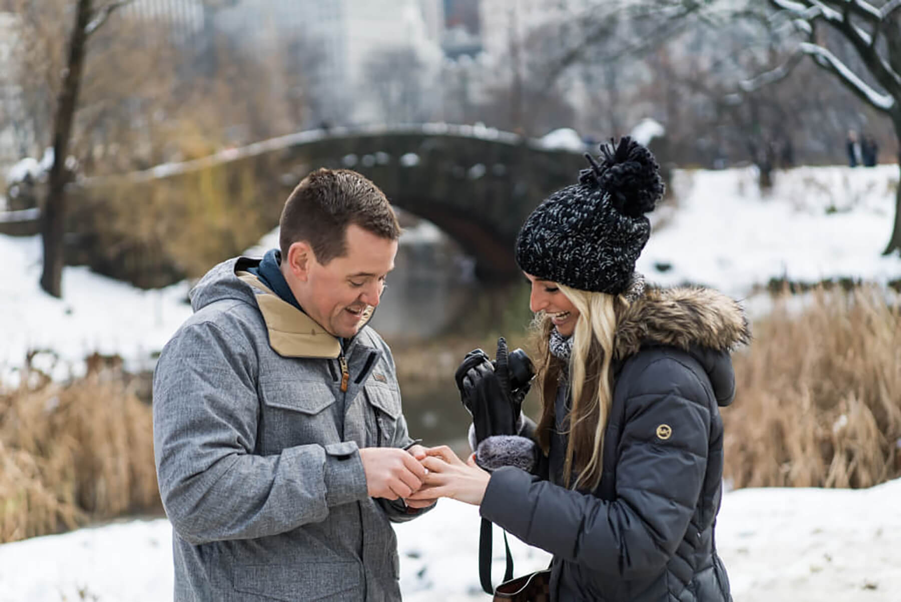 Vanessa and Shane’s proposal at Gapstow Bridge, Central Park | Proposal ...