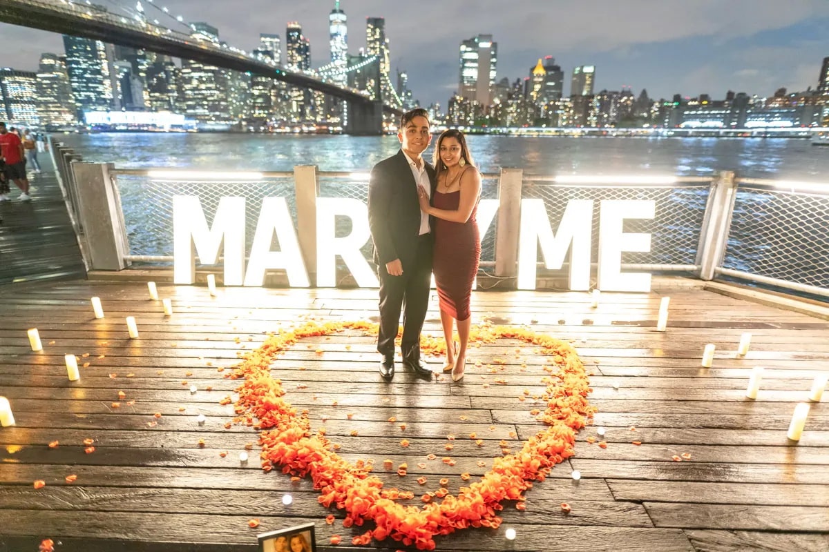 How to surprise your partner with the ” Marry Me’ sign proposal ...